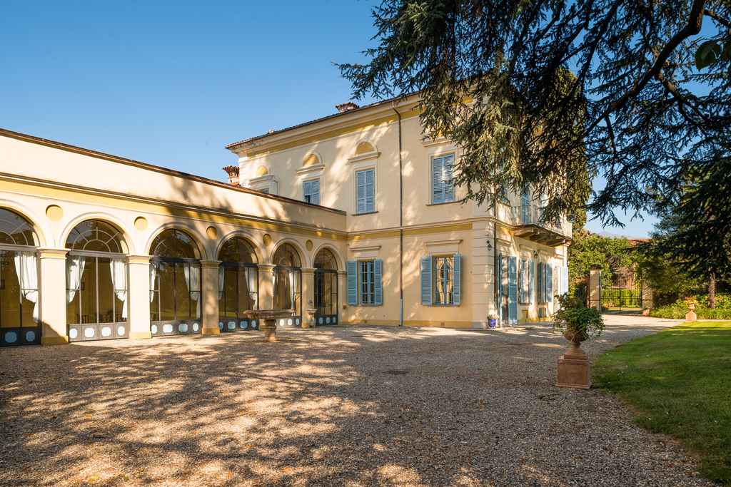 Elegant Villa in the Canavese countryside | Villa Favria | Sotheby’s ...