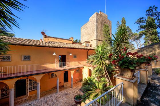 Italian Seaside Villas for sale, Waterfront Homes | Italy Sotheby’s