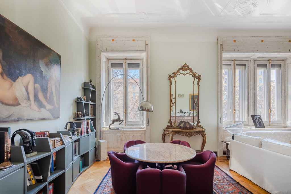 Sophisticated apartment in a period building | Apartment Milan ...