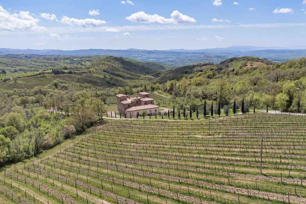 Affascinante proprietà con vigneto e oliveto | Tenuta in vendita ...