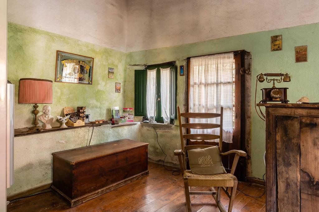 Small ancient hamlet on the Lunigiana hills | Farmbuilding/Farmhouse ...