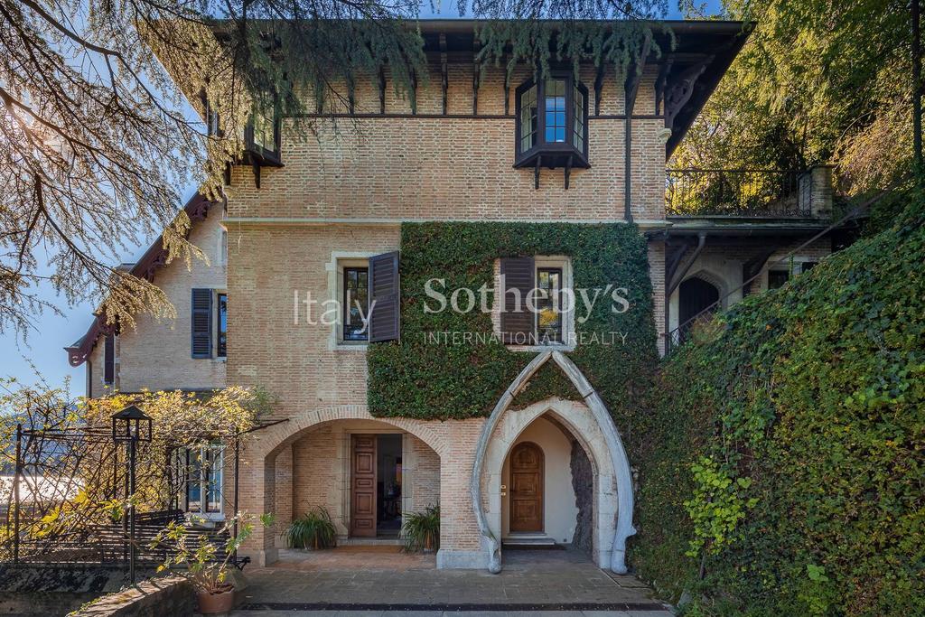 Magnificent Victorian-style villa on Lake Como | Villa For sale ...