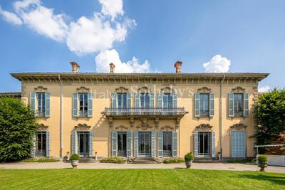 Elegant historic villa | Villa For sale Merate | Sotheby’s Realty Italy