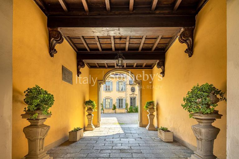 Elegant historic villa | Villa For sale Merate | Sotheby’s Realty Italy