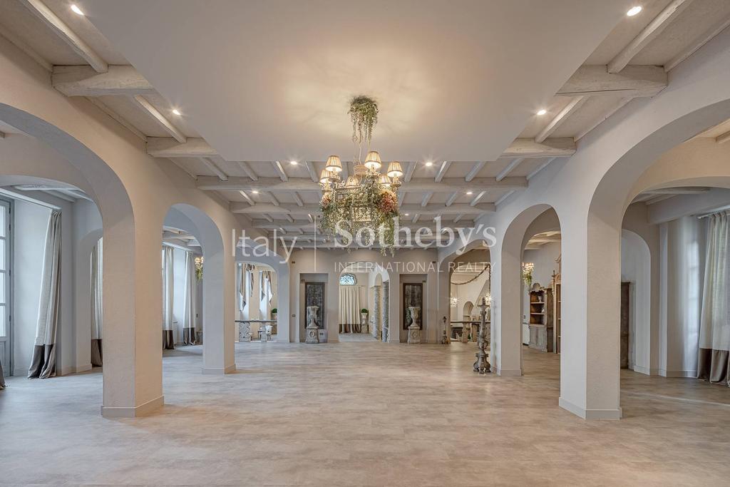Elegant historic villa | Villa For sale Merate | Sotheby’s Realty Italy