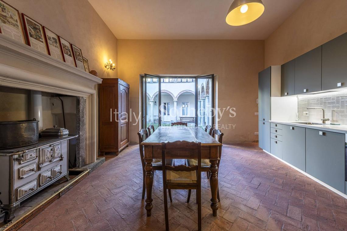 Elegant historical residence from the 1500s | Apartment For sale ...