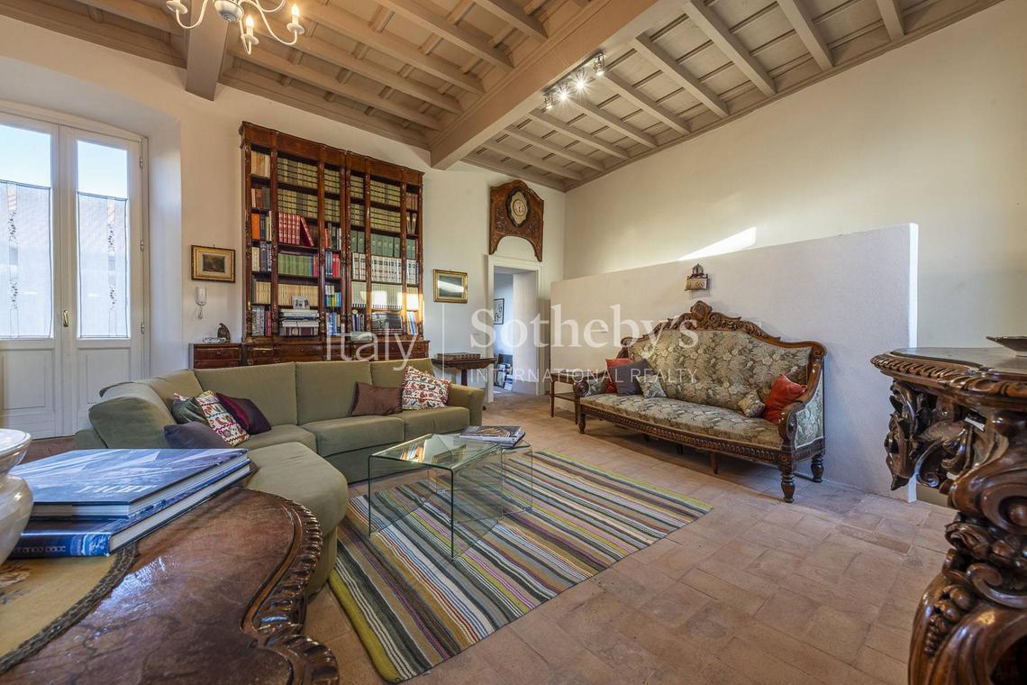 Elegant historical residence from the 1500s | Apartment Besozzo ...