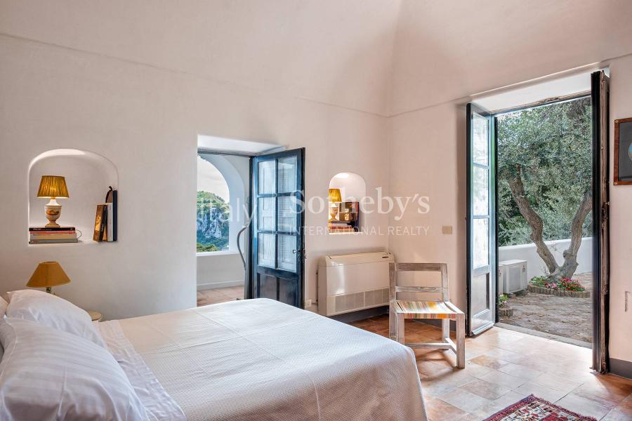 A massive estate in the heart of Capri | Villa For sale Capri | Sotheby ...