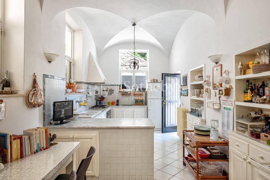 A massive estate in the heart of Capri | Villa For sale Capri | Sotheby ...