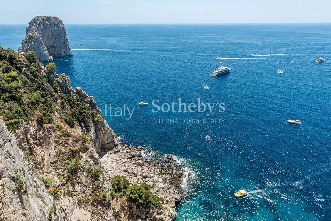 Monumental historic estate in the heart of Capri | Villa For sale Capri ...