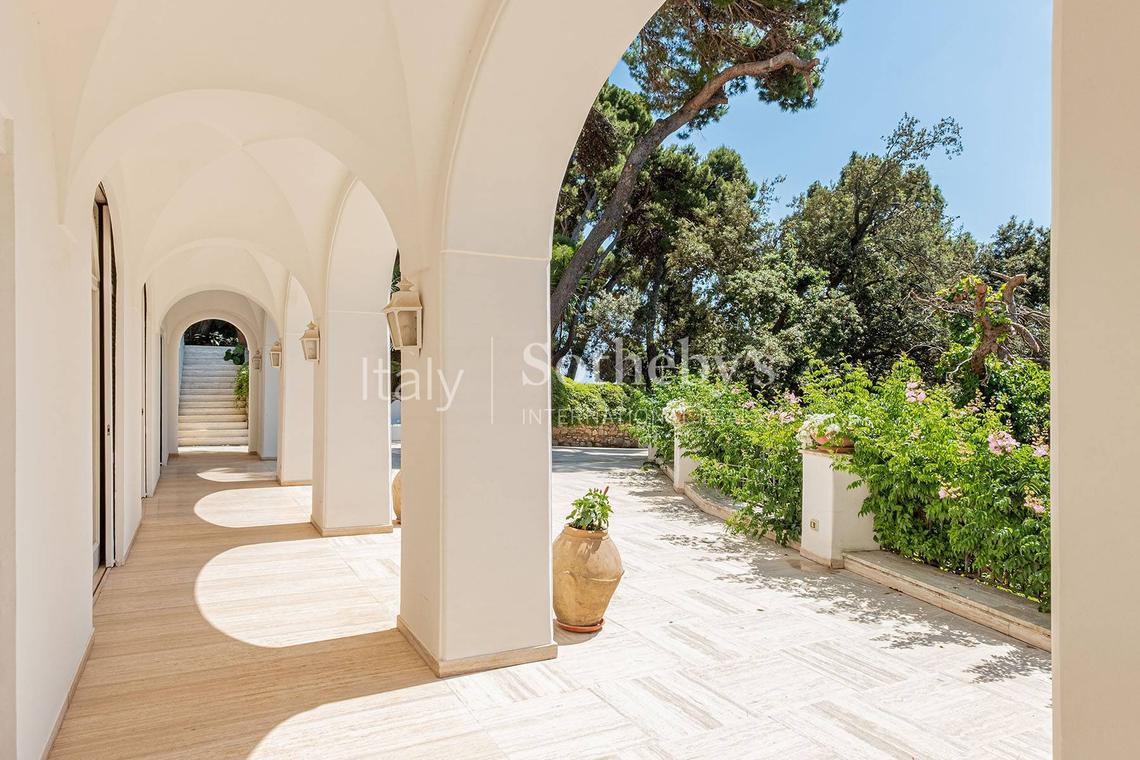 Monumental historic estate in the heart of Capri | Villa For sale Capri ...