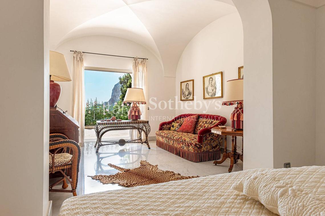 Monumental historic estate in the heart of Capri | Villa For sale Capri ...