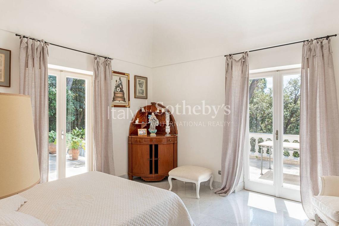 Monumental historic estate in the heart of Capri | Villa For sale Capri ...