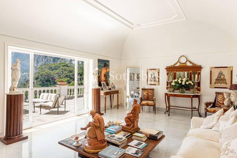 Monumental historic estate in the heart of Capri | Villa For sale Capri ...