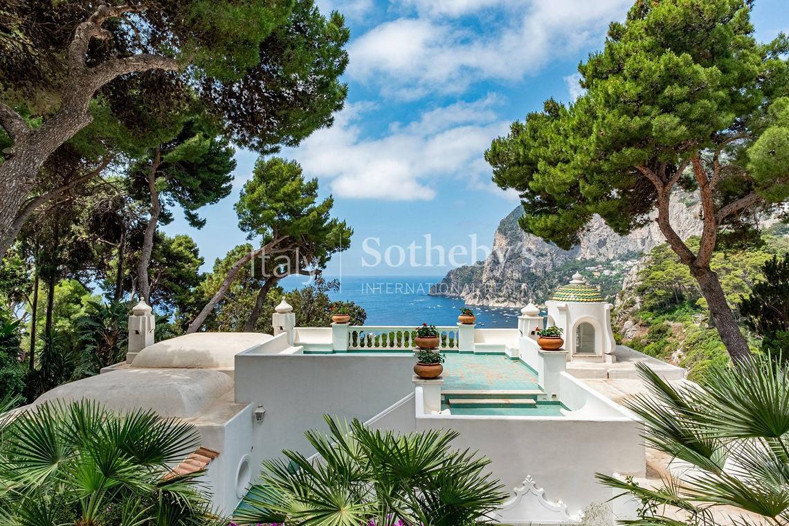 Monumental historic estate in the heart of Capri | Villa For sale Capri ...