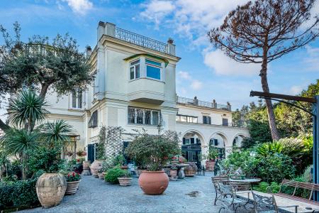 Case di lusso, ville in vendita Napoli | Sotheby’s Realty