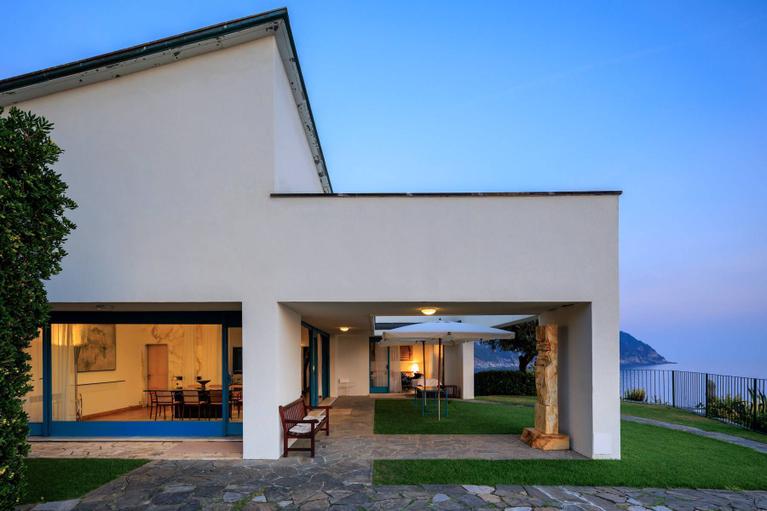 Italian Seaside Villas for sale, Waterfront Homes | Italy Sotheby’s