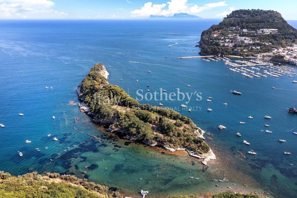 Isola di Punta Pennata | Tenuta in vendita Bacoli | Sotheby’s Realty Italy