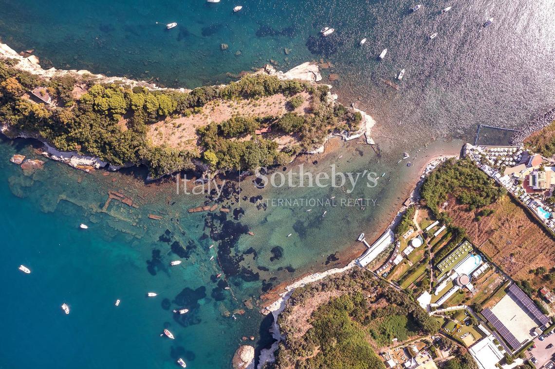 Isola di Punta Pennata | Tenuta in vendita Bacoli | Sotheby’s Realty Italy