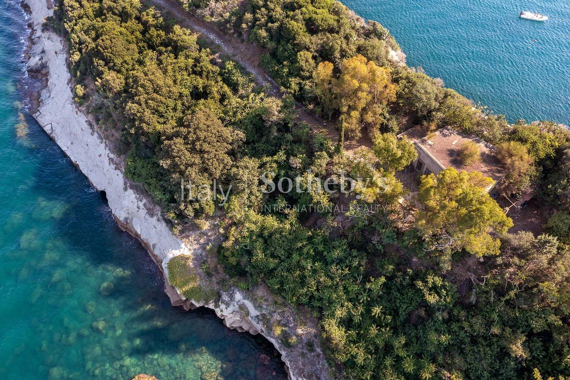 Punta Pennata Island | Estate For sale Bacoli | Sotheby’s Realty Italy