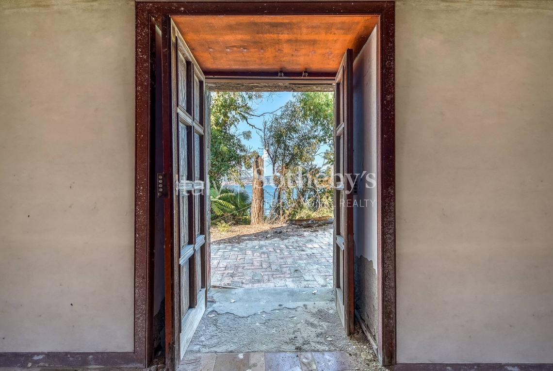 Isola di Punta Pennata | Tenuta in vendita Bacoli | Sotheby’s Realty Italy