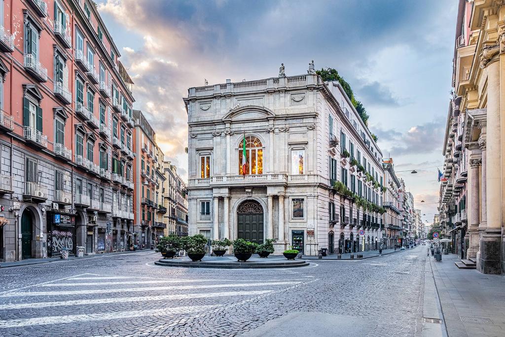 Monumental historic mansion in the heart of Naples | Apartment For sale ...