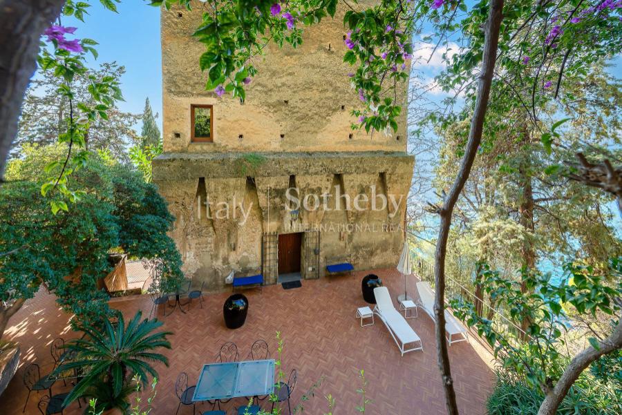 Saracen tower in the heart of the Amalfi coast | Castle For sale Maiori ...