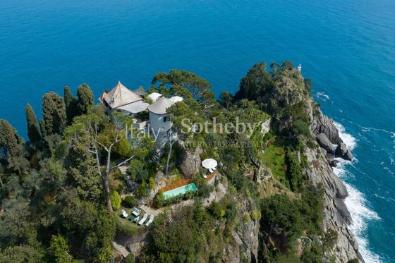 Waterfront luxury homes and properties for sale and rent In Italy ...