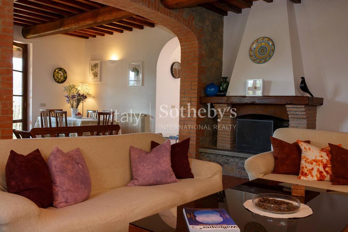 Stone farmhouse with pool and panoramic views | Farmbuilding/Farmhouse ...