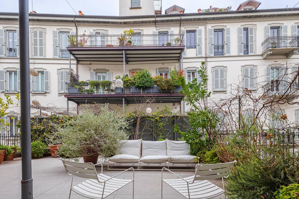 Elegant apartment with terrace in a historic building | Apartment For ...
